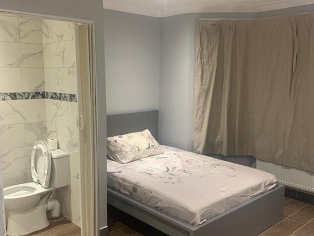 Room at Berrowside Road, Birmingham