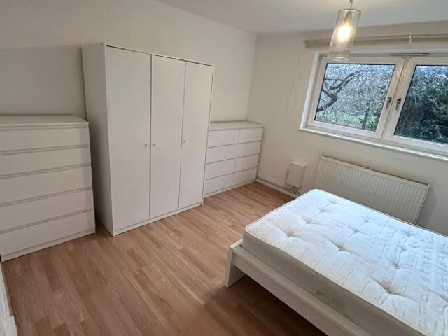 Room at Berwick Road, Greater London