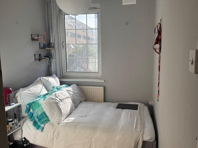 Room at Bethnal Green Estate, Greater London