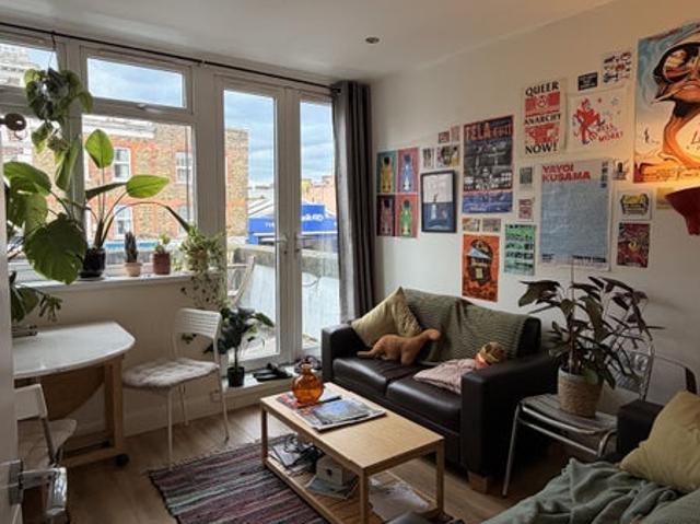 Room at Bethnal Green Road, Greater London