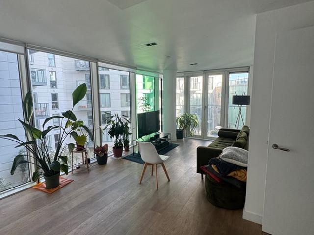 Room at Bethnal Green Road, Greater London
