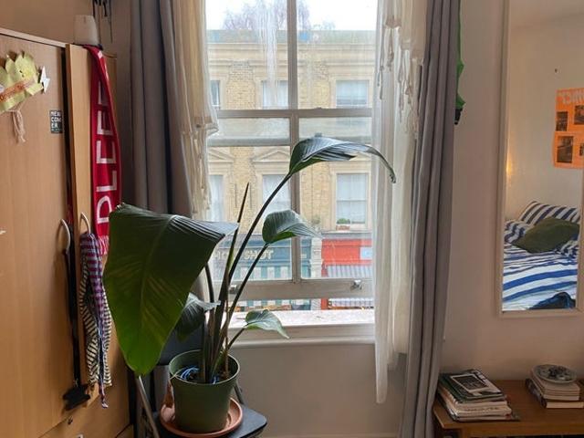 Room at Bethnal Green Road, Greater London