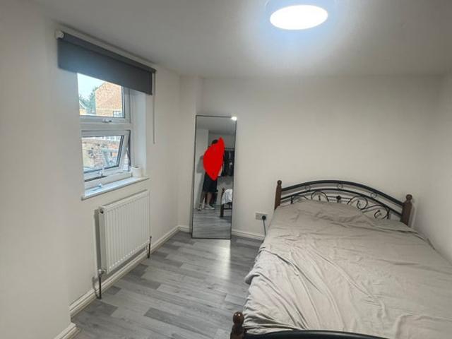 Room at Bethnal Green Road, Greater London