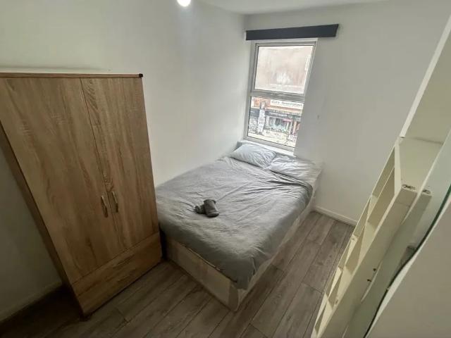 Room at Bethnal Green Road, Greater London