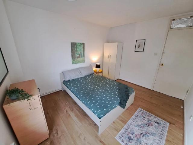 Room at Bettons Park, Greater London