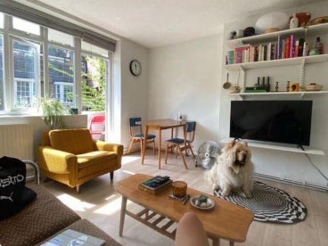Room at Bevenden Street, Greater London