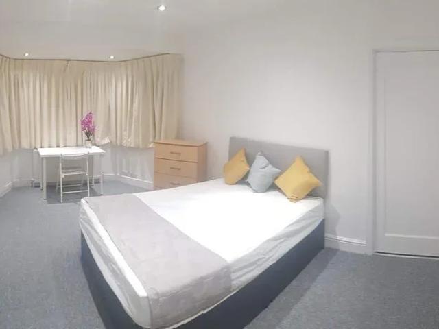 Room at Beverley Drive, Greater London