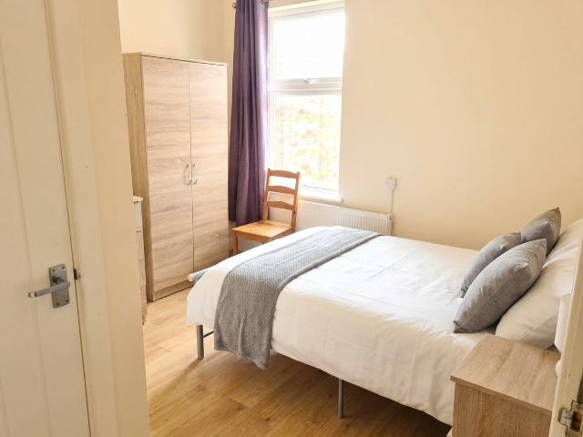 Room at Beverley Road, Hull