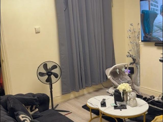 Room at Beverley Street, Manchester