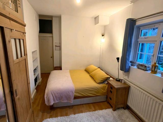 Room at Beverstone Road, Greater London
