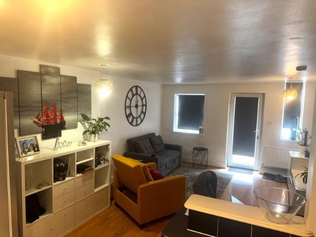 Room at Bevington Road, Greater London