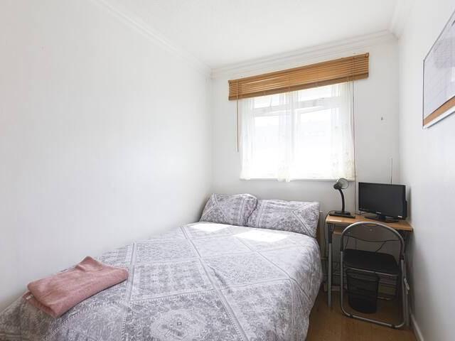 Room at Bibury Close, Greater London