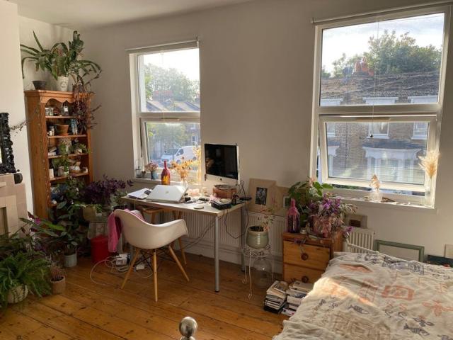 Room at Billington Road, Greater London