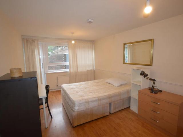 Room at Bingfield Street, Greater London