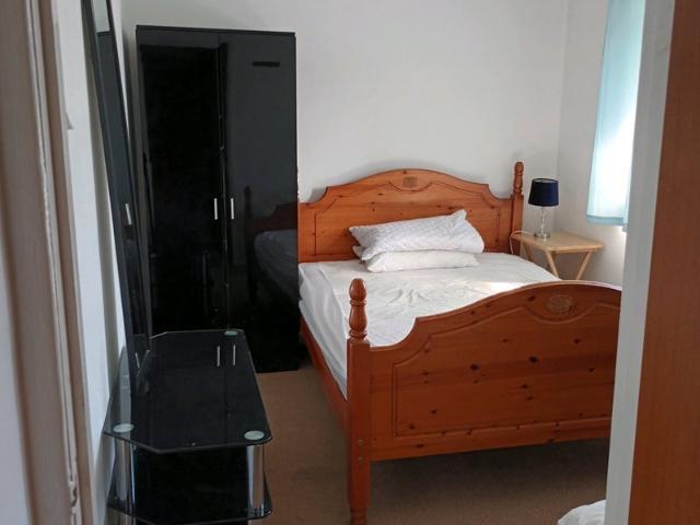 Room at Binstead Close, Crawley