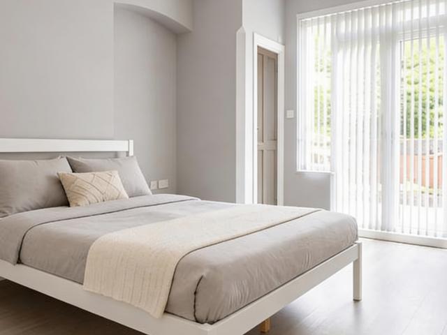 Room at Biscot Road, Luton