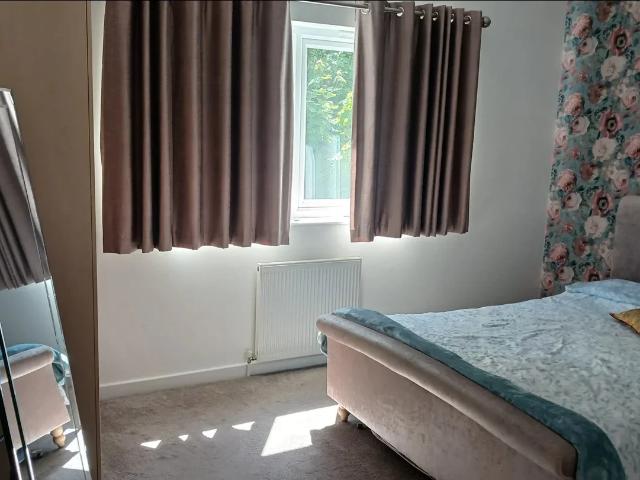 Room at Bishop Avenue, St Leonards