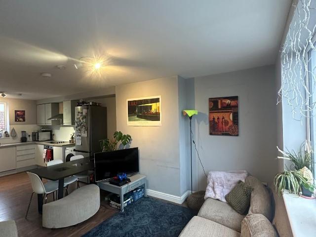 Room at Bishopthorpe Road, Bristol
