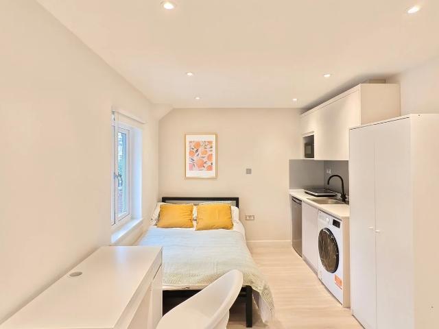 Room at Bisson Road, Greater London