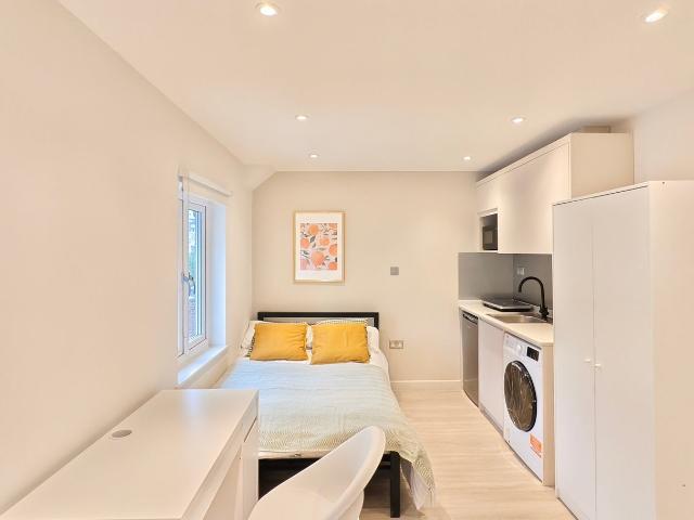 Room at Bisson Road, Greater London