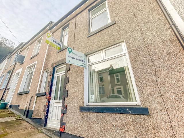 Room at Birchwood Avenue, Pontypridd