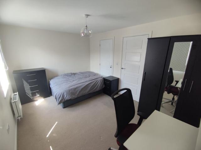 Room at Bird Way, Dawley