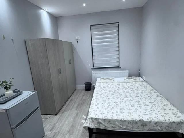 Room at Birkbeck Road, Greater London