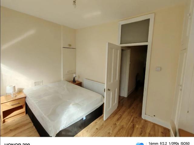 Room at Birkbeck Road, Greater London