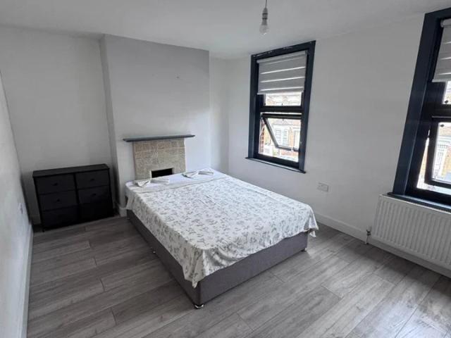 Room at Birkbeck Road, Greater London