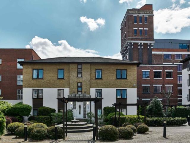 Room at Birkbeck Street, Greater London