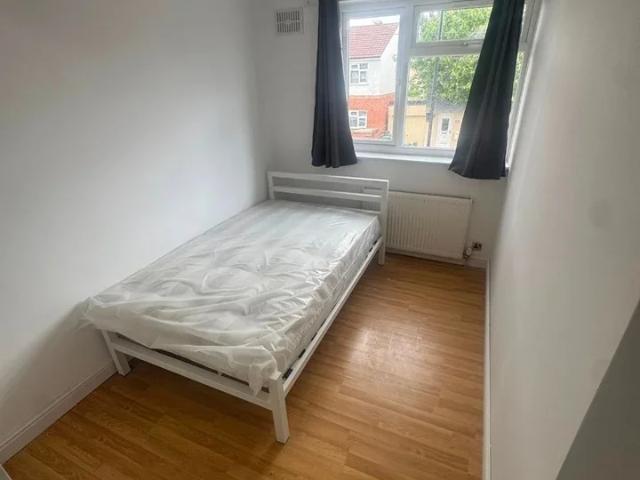 Room at Birkdale Road, Greater London