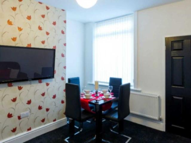 Room at Blandford Road, Salford