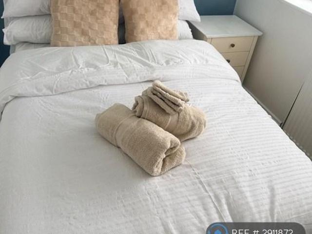 Room at Black Swan Lane, Luton