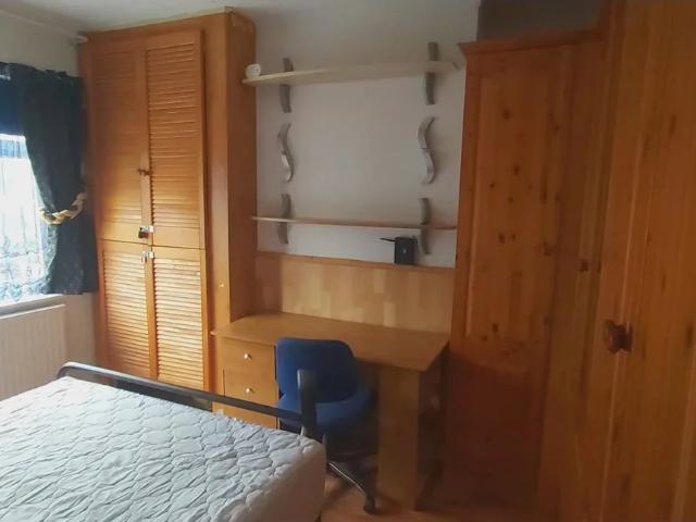 Room at Blackbush Avenue, Greater London