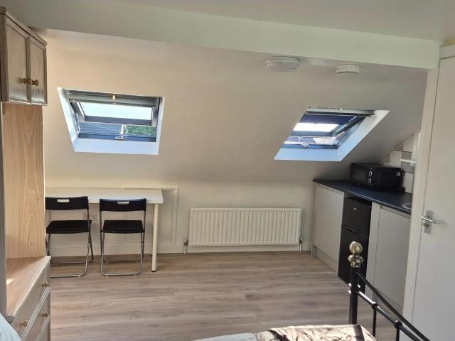 Room at Blackbush Avenue, Greater London