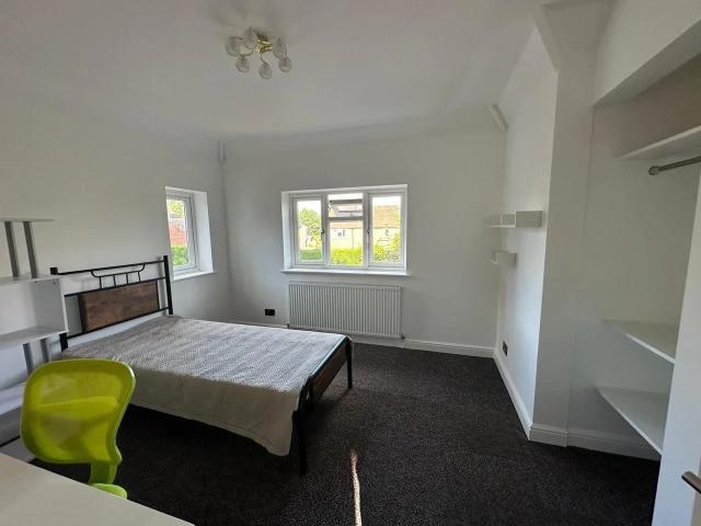 Room at Blackhorse Close, Amersham