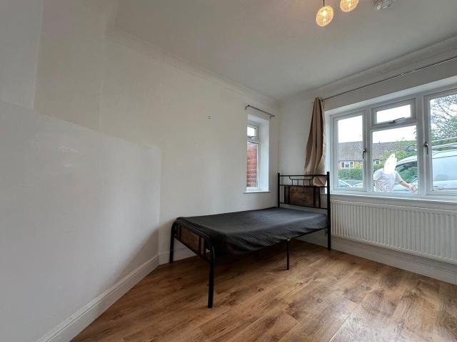 Room at Blackhorse Close, Amersham