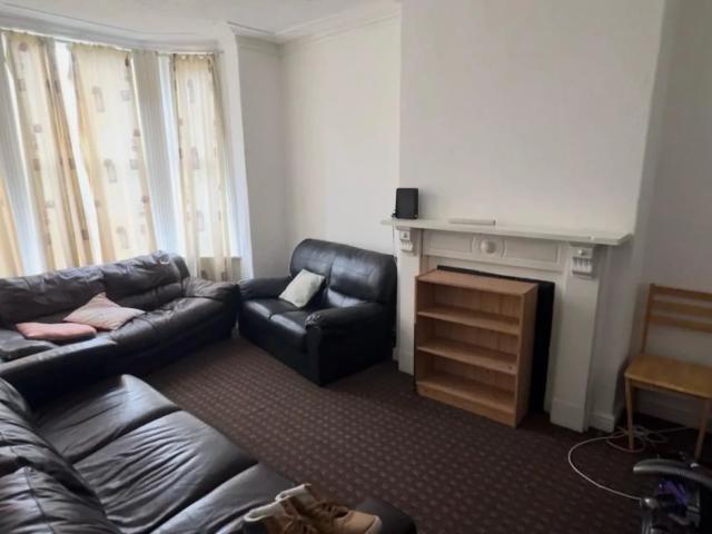 Room at Blackman Lane, Leeds