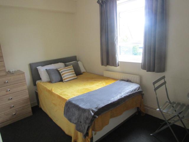 Room at Blackmead, Peterborough