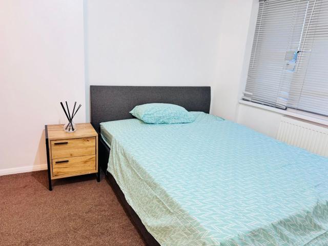 Room at Blackwell Drive, Watford