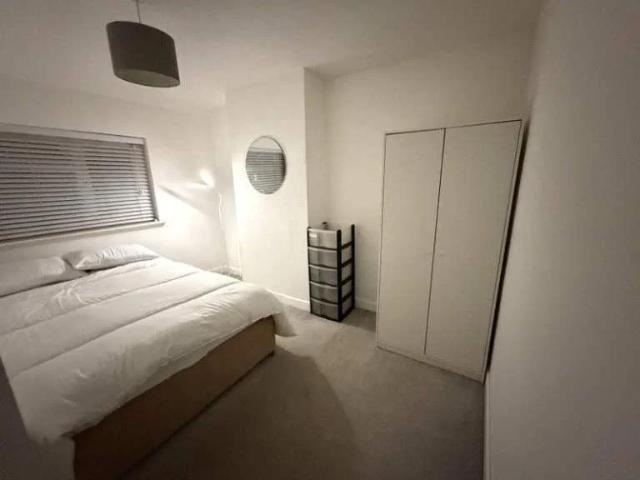 Room at Blackwell Drive, Watford