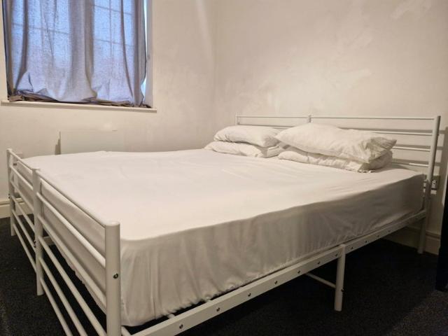 Room at Blackwell Street, Wyre Forest