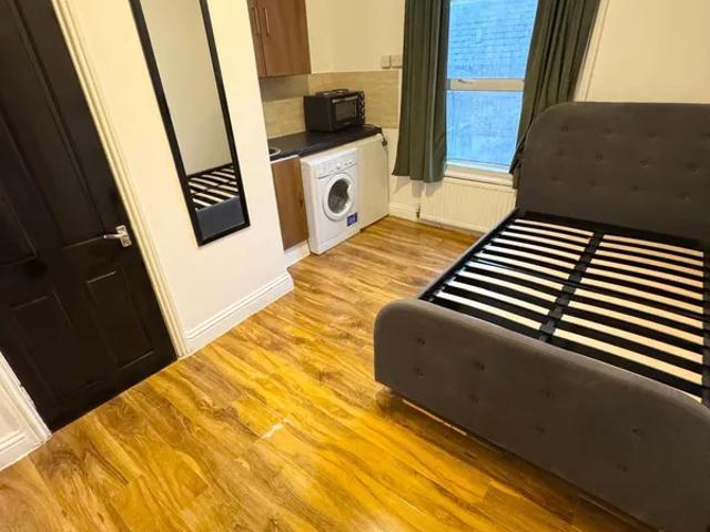 Room at Blagrove Road, Greater London