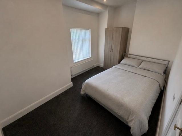 Room at Blakeley Hall Road, Sandwell