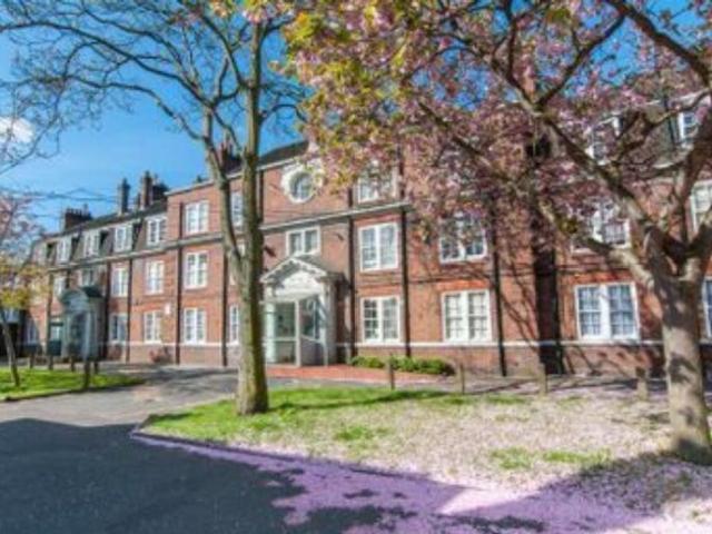 Room at Blakenham Court, Greater London