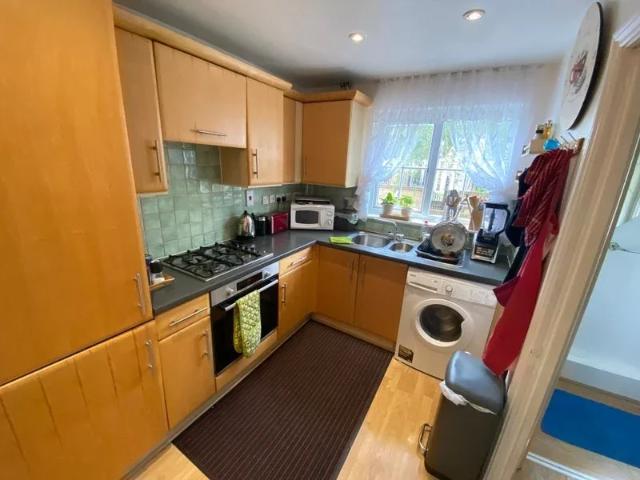 Room at Blake's Road, Greater London