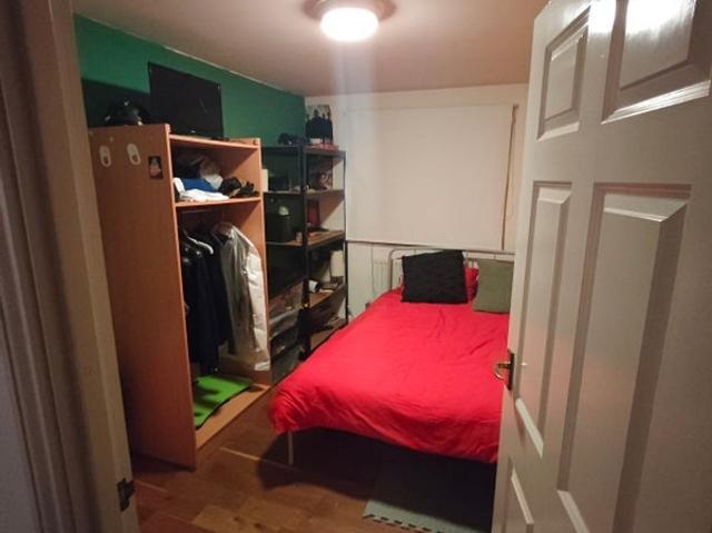 Room at Blake's Road, Greater London