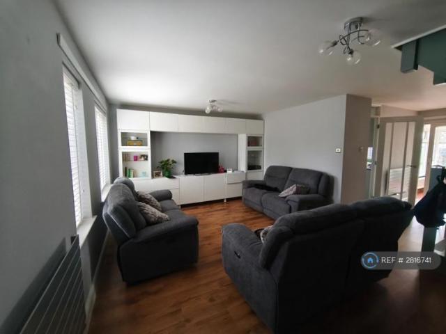 Room at Blenheim Drive, Huntingdonshire