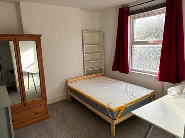 Room at Blenheim Street, Bristol