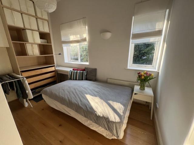 Room at Bloom Grove, Greater London